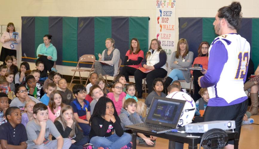 Elkton football players visit Cecil Manor Elementary | Sports Gallery ...