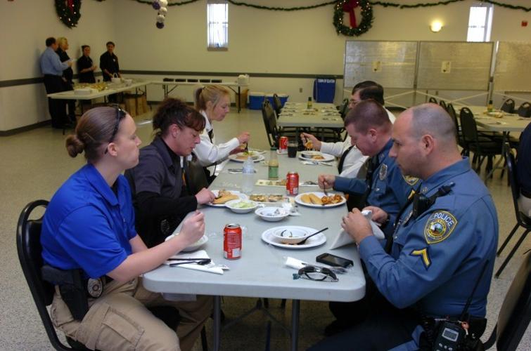 Olive Garden serves lunch to Elkton Police | Featured | cecildaily.com