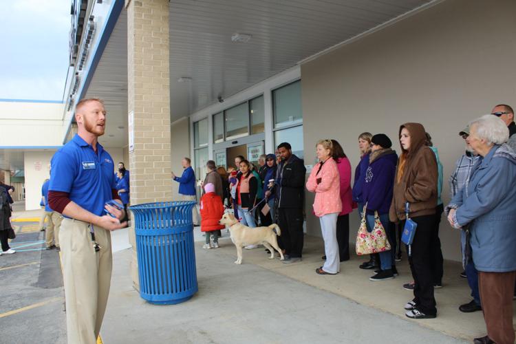 PetSmart grand opening draws a furry crowd | Business | cecildaily.com