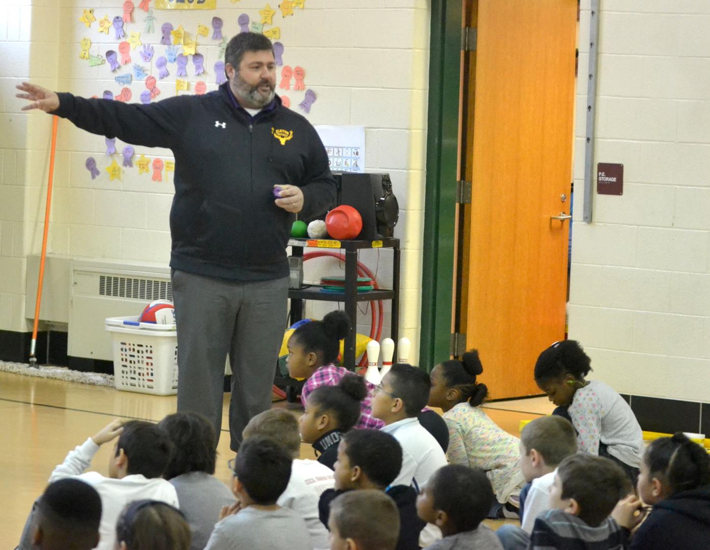 Elkton football players visit Cecil Manor Elementary | Sports Gallery ...