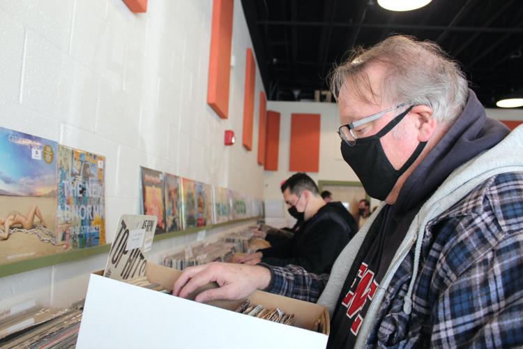 Long Play Cafe celebrates last day in Newark | Features | cecildaily.com