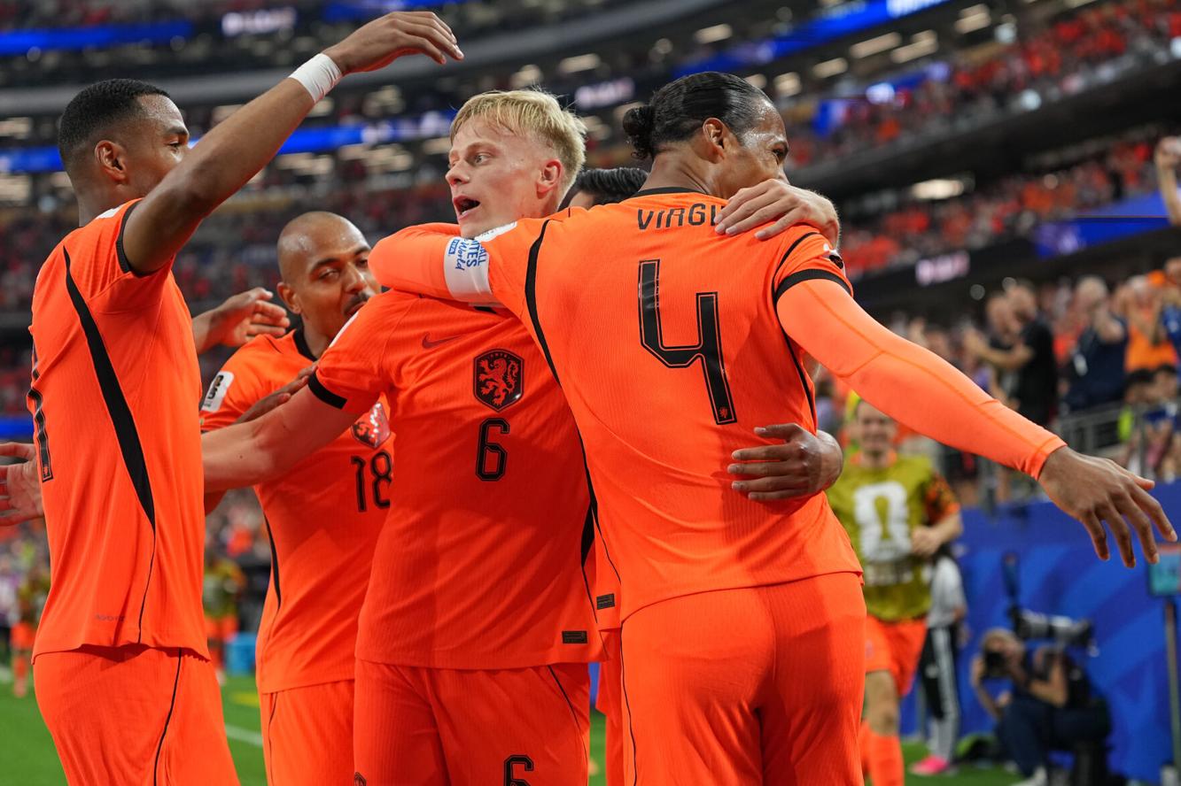 Japan Netherlands WCup Soccer | World Cup | cecildaily.com