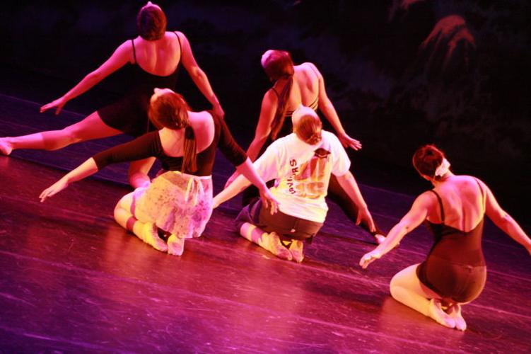 Eclipse dancers bring 'Spirit of Christmas' to stage | Arts and Culture | cecildaily.com