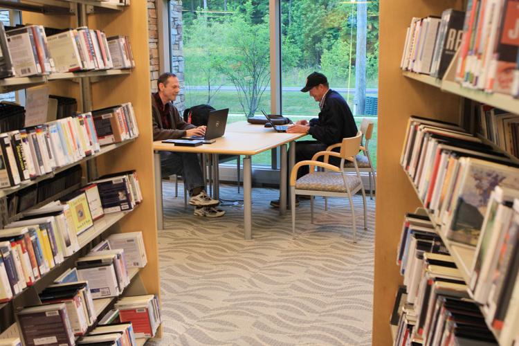 As technology use increases, Perry Point vets flock to library | Local ...