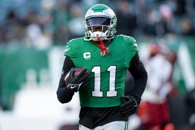 Eagles ready to move on without catches, cryptic posts from elite and ...