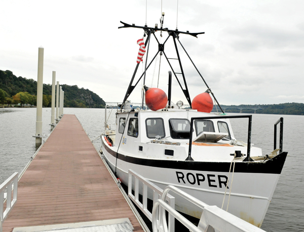 Research team mines riverbed for traces of Revolutionary War-era brig ...