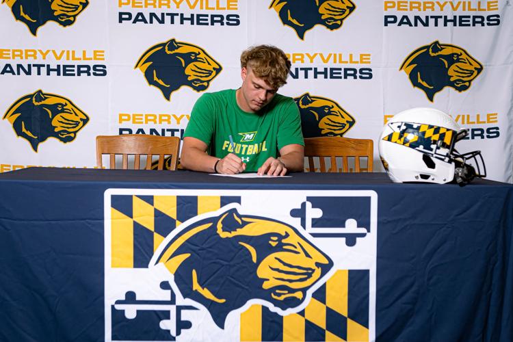 Nine Perryville athletes sign to play in college | Sports | cecildaily.com