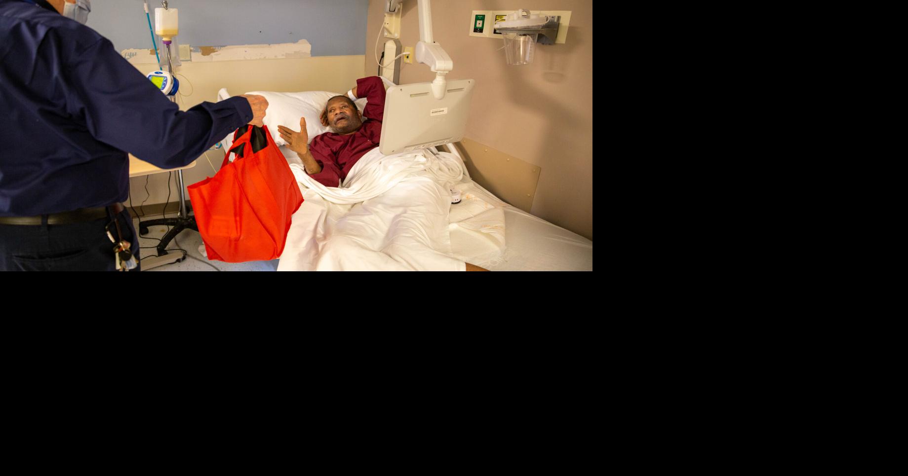 Volunteers deliver gifts and holiday cheer to Perry Point VA residents ...