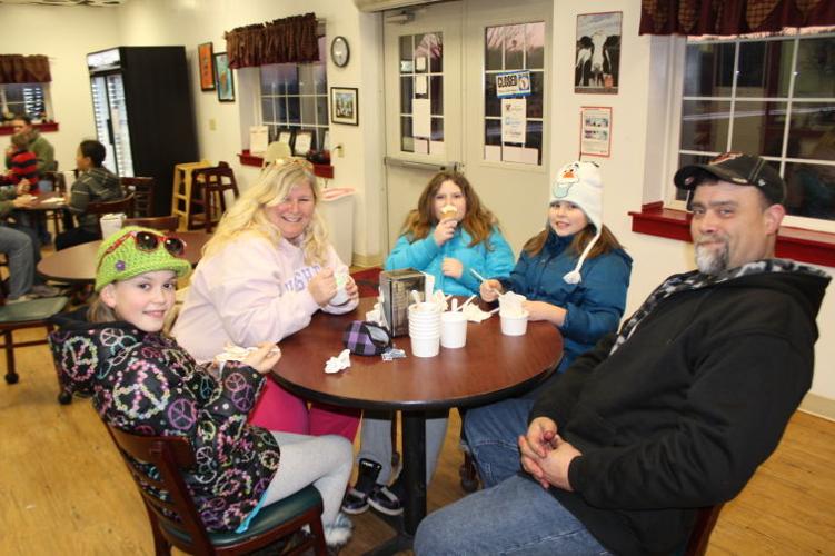 Patrons dig into winter special at Kilby Cream | Local News ...