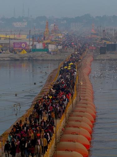 See the world in vertical: Top photos by AP photojournalists | Nation ...