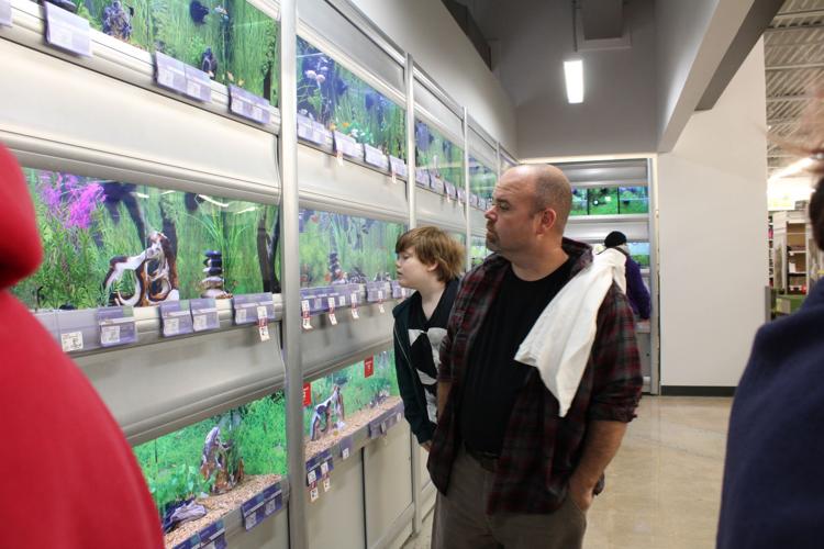 PetSmart grand opening draws a furry crowd | Business | cecildaily.com