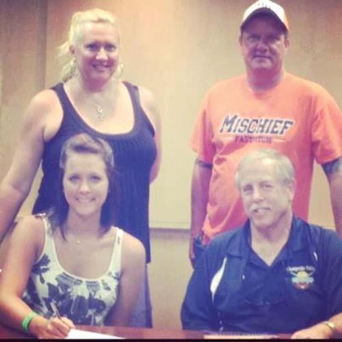 LOCAL ROUNDUP: Holbrook, Leatherwood win overall tennis titles | High ...