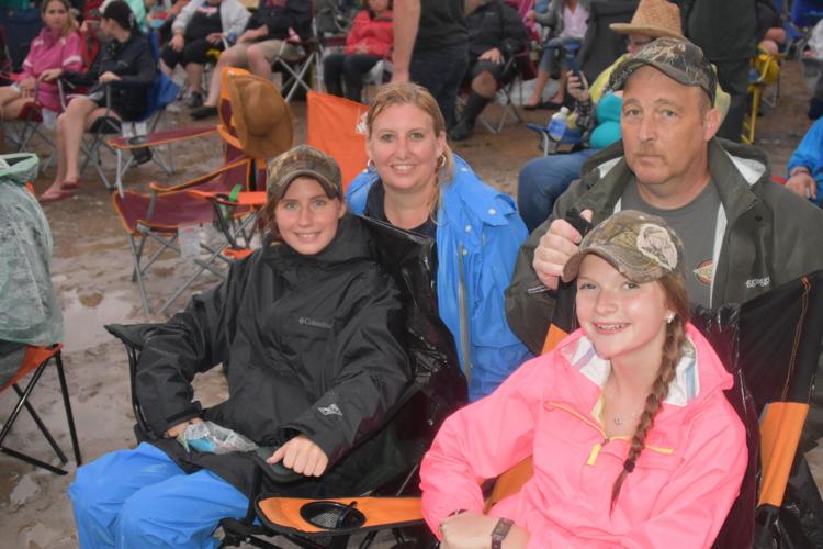 Rain doesn't deter locals from attending Big Barrel | Local News ...