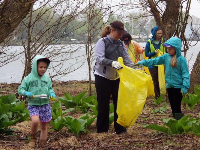 Weather doesn't deter River Sweep volunteers | Local News | cecildaily.com