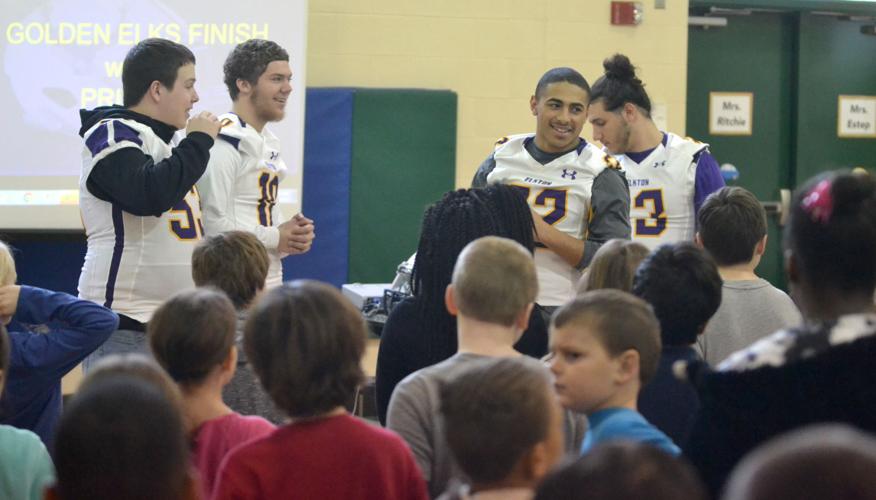 Elkton football players visit Cecil Manor Elementary | Spotlight ...