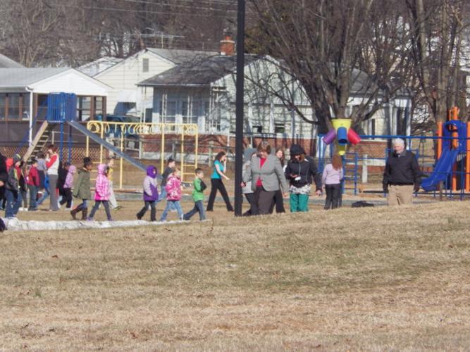 Malfunctioning light causes evacuation at Thomson Estates Elementary ...