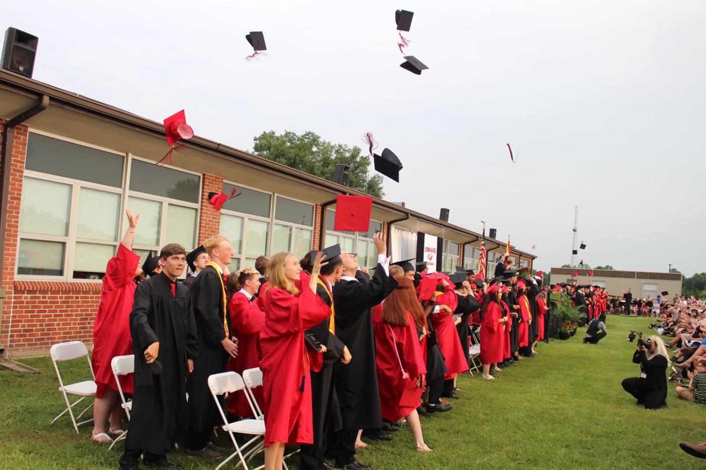 Bo Manor High School graduation | Featured | cecildaily.com