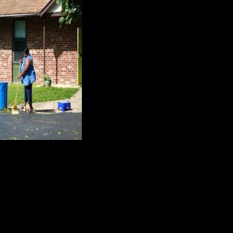 Thomson Estates Elementary aids community in cleanup | Schools ...