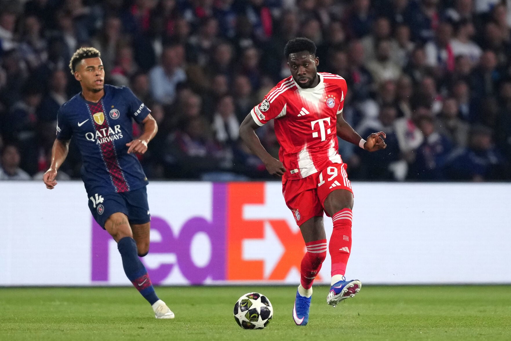 Canada coach believes injured Alphonso Davies will play in World Cup ...