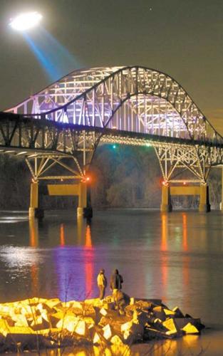Report: Man jumps from Hatem Bridge | News | cecildaily.com