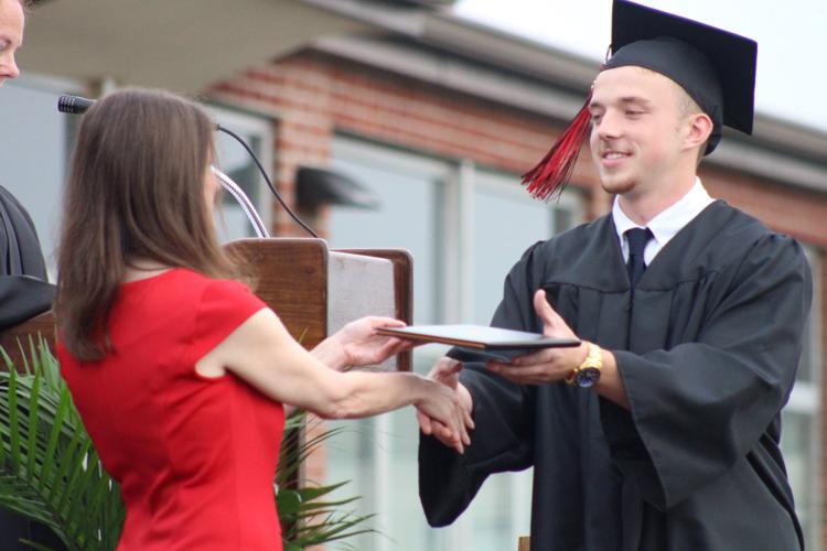 Bo Manor High School graduation | Featured | cecildaily.com