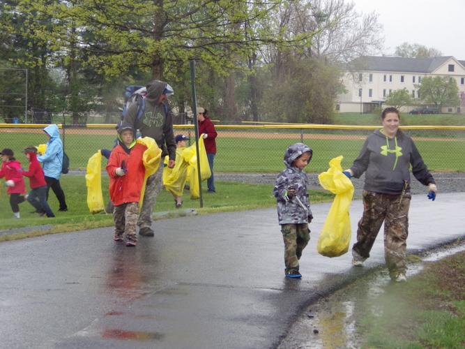 Weather doesn't deter River Sweep volunteers | Local News | cecildaily.com