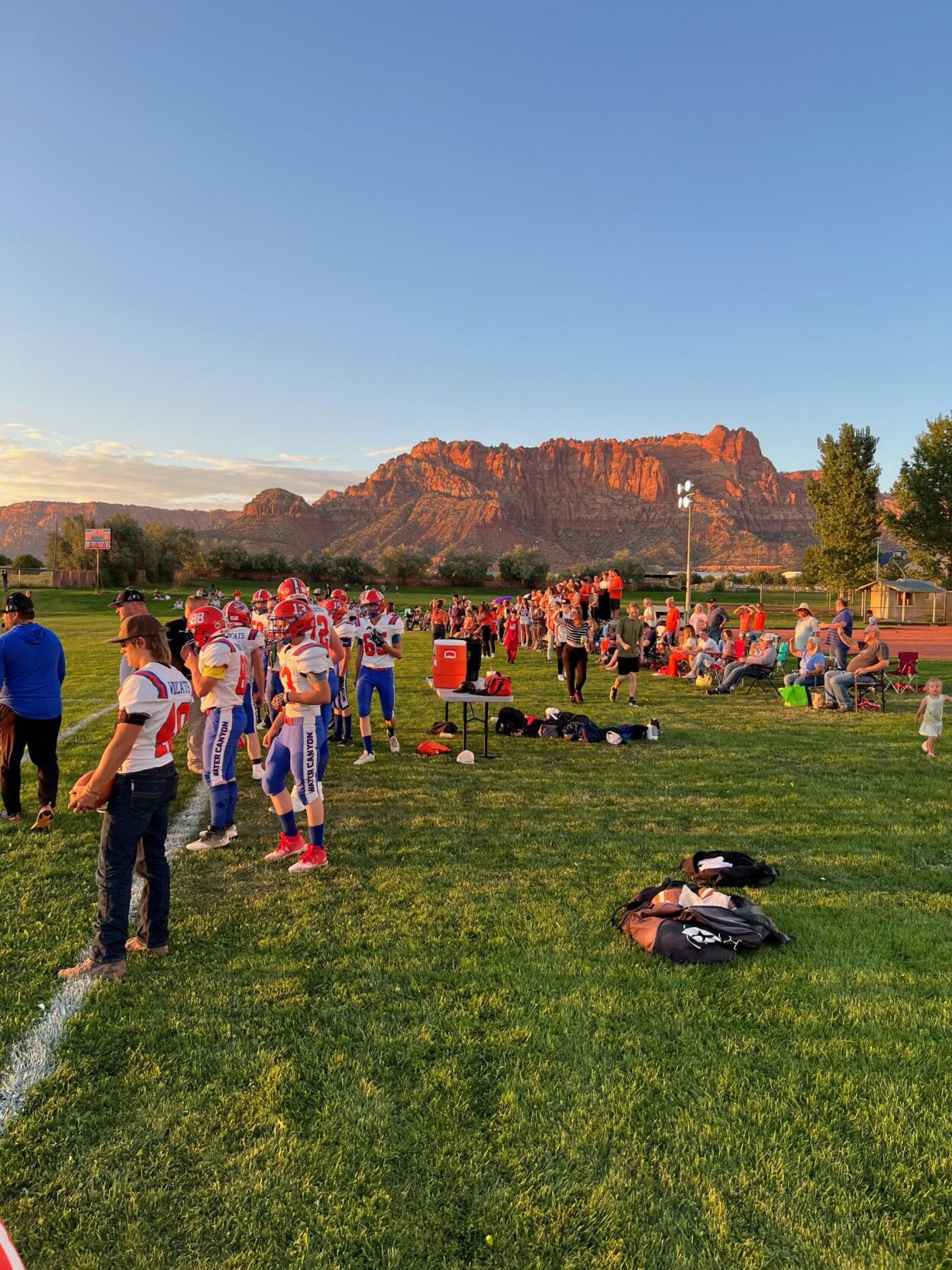 Border Battle 2023: El Capitan football defeats Water Canyon ...