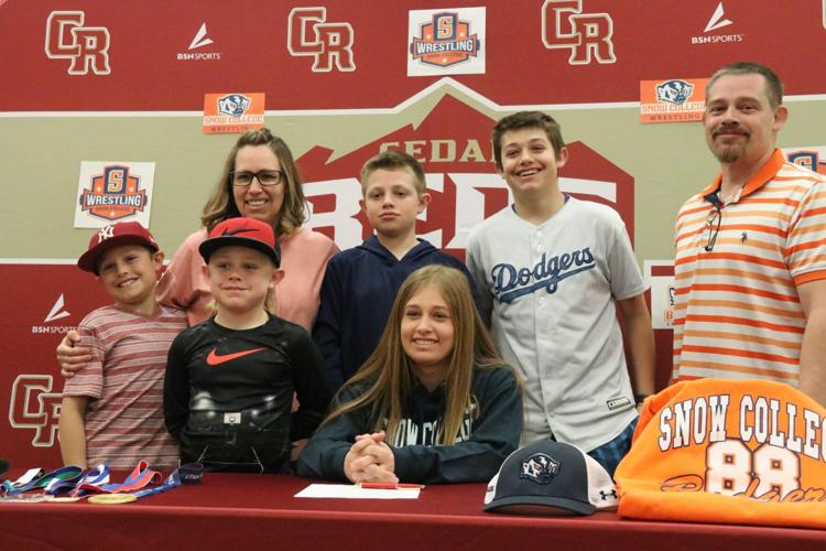 Cedar High’s Mel Earl, fresh off her only season, signs letter of ...