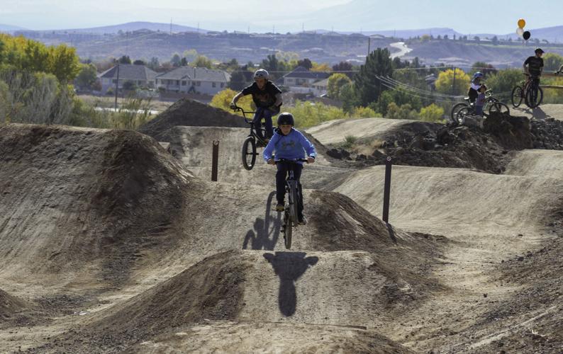 Grand opening draws crowds of cyclists to Snake Hollow St. George Bike ...