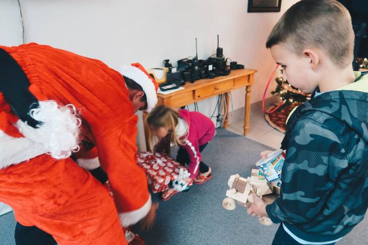 Southern Utah fire stations deliver Christmas to 24 families through ...