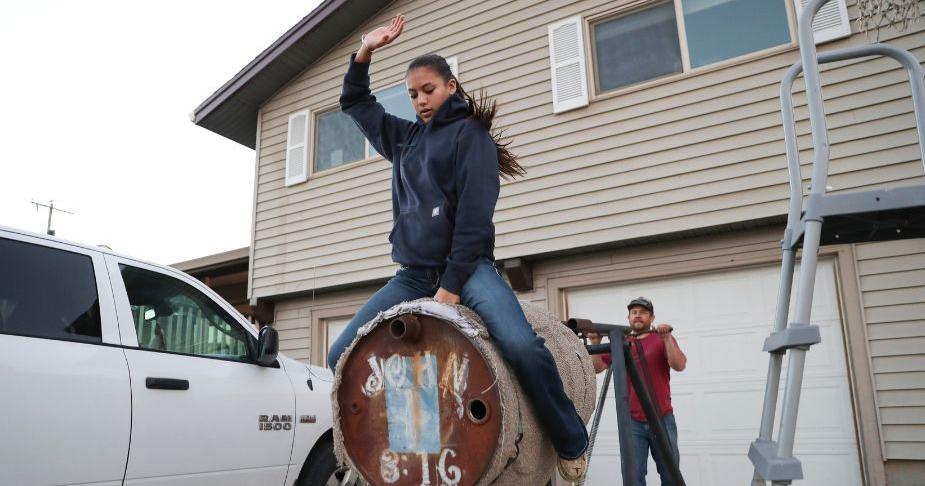 Oregon's Najiah Knight aims to be 1st woman at bull riding's top level ...