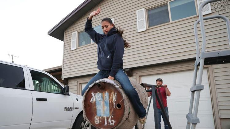 Oregon's Najiah Knight aims to be 1st woman at bull riding's top level ...