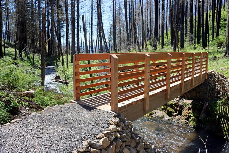 is shellburg falls open