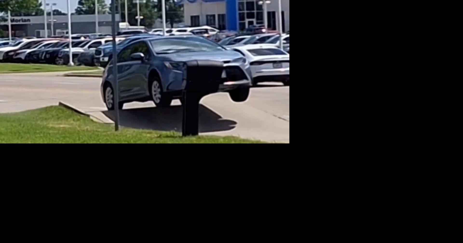 Car catches air seconds after Missouri street buckles under heat ...