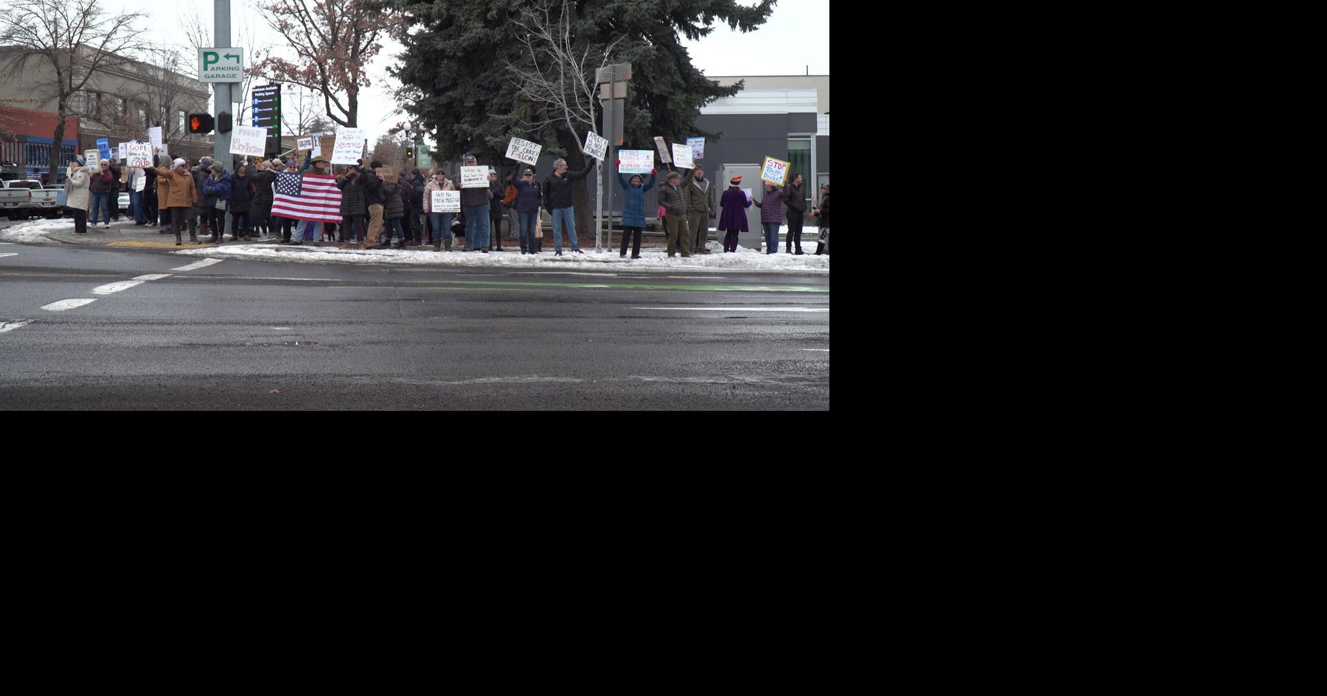 Bend crowd protests Trump, Musk at Peace Corner rally | Local News ...