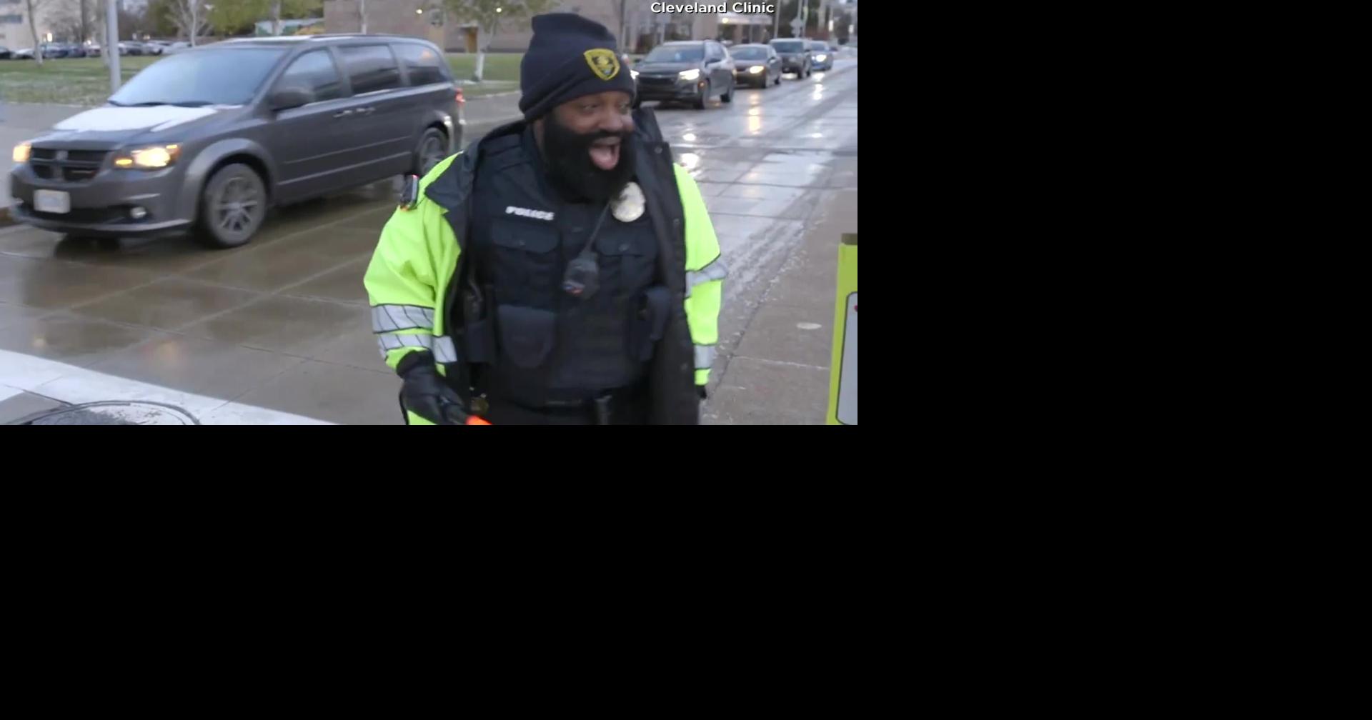 Dancing crossing guard lights up people's days | | centraloregondaily.com