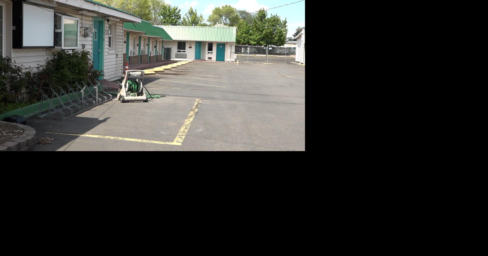 Old Rainbow Motel in Bend opens as a homeless shelter -- again ...
