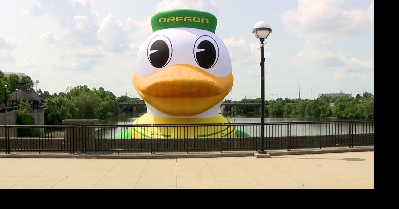 Giant inflatable Oregon Ducks mascot floats in Indy river | Sports ...