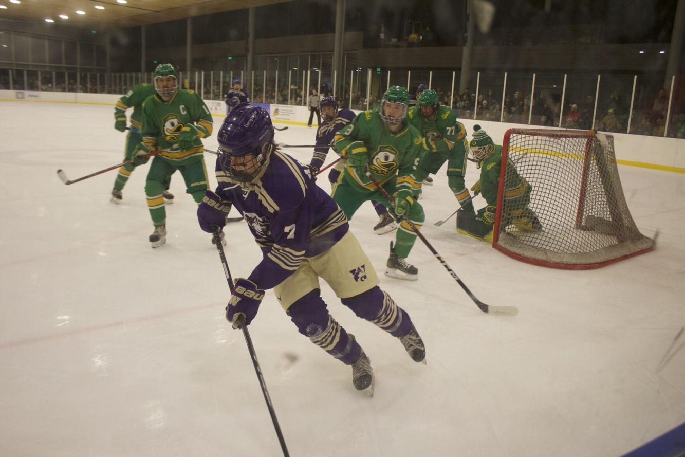 Oregon Ducks hockey returns to Bend against Washington Huskies ...