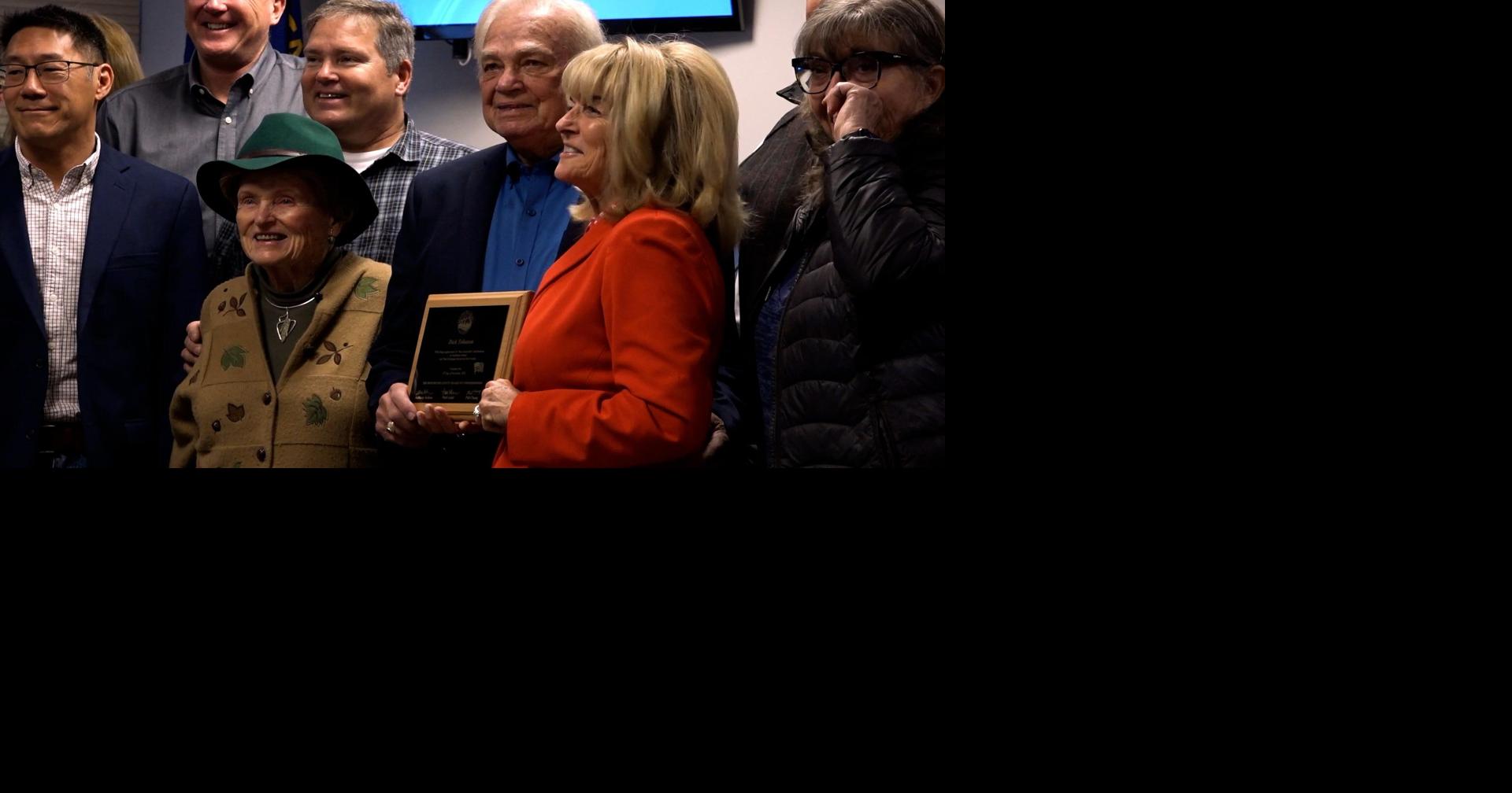 Central Oregon's Dick Tobiason recognized by county board for veteran ...