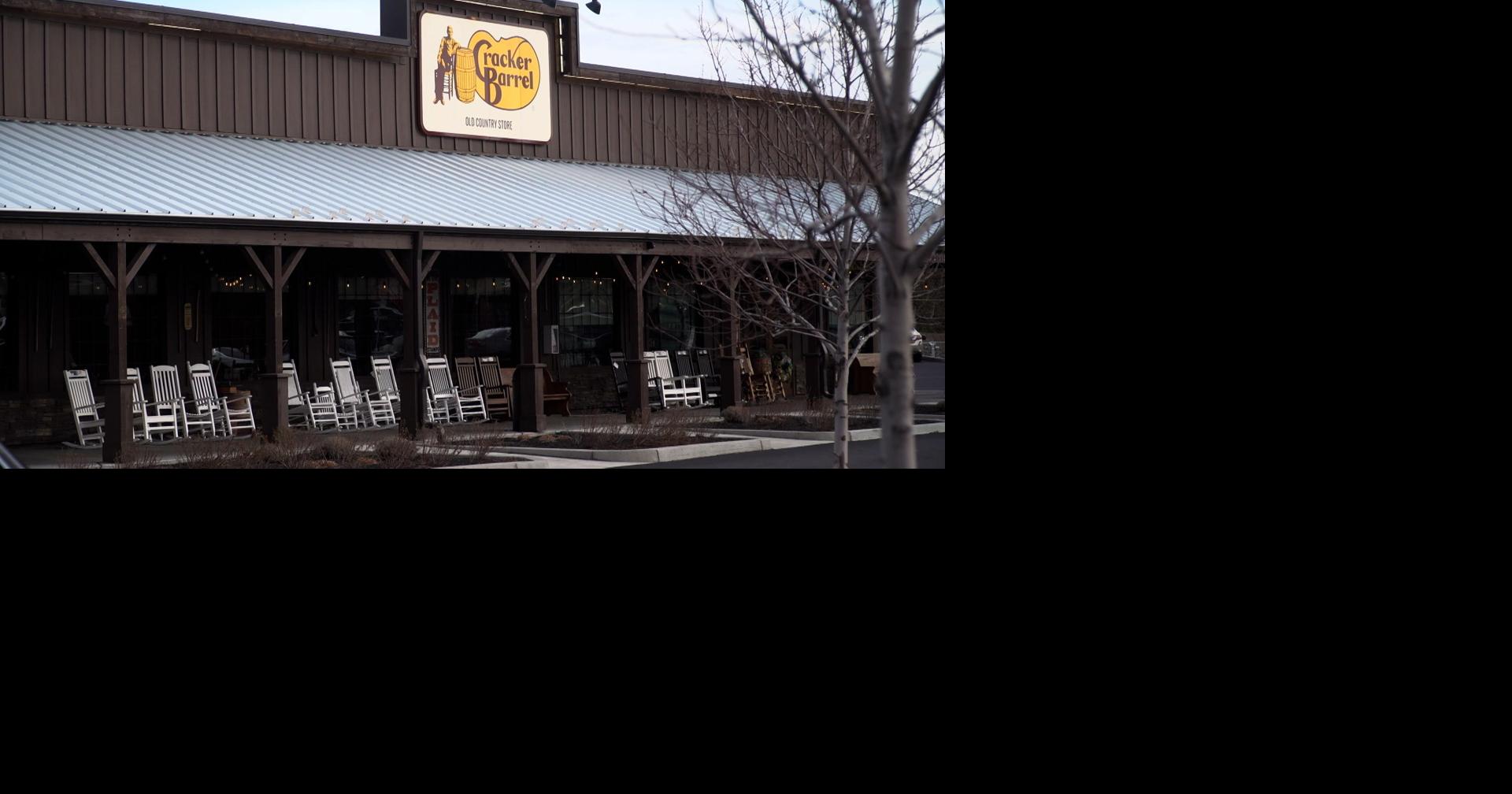 Cracker Barrel offering free food for a year if you propose at Cracker ...
