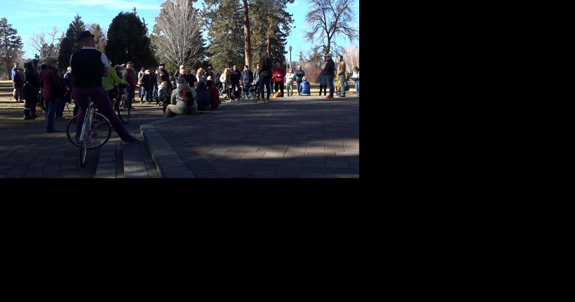 Bend councilor holds meeting to discuss homelessness with community ...