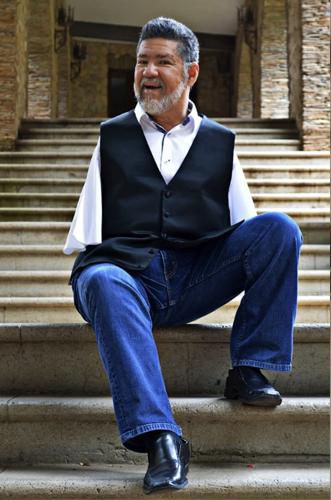 Tony Melendez concert Sunday at St. Margaret Mary | News ...