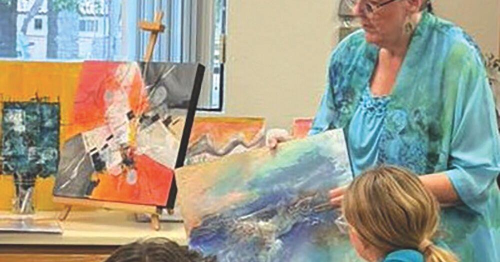 Ocotillo Artist Group member delights kids with her work | Neighbors ...