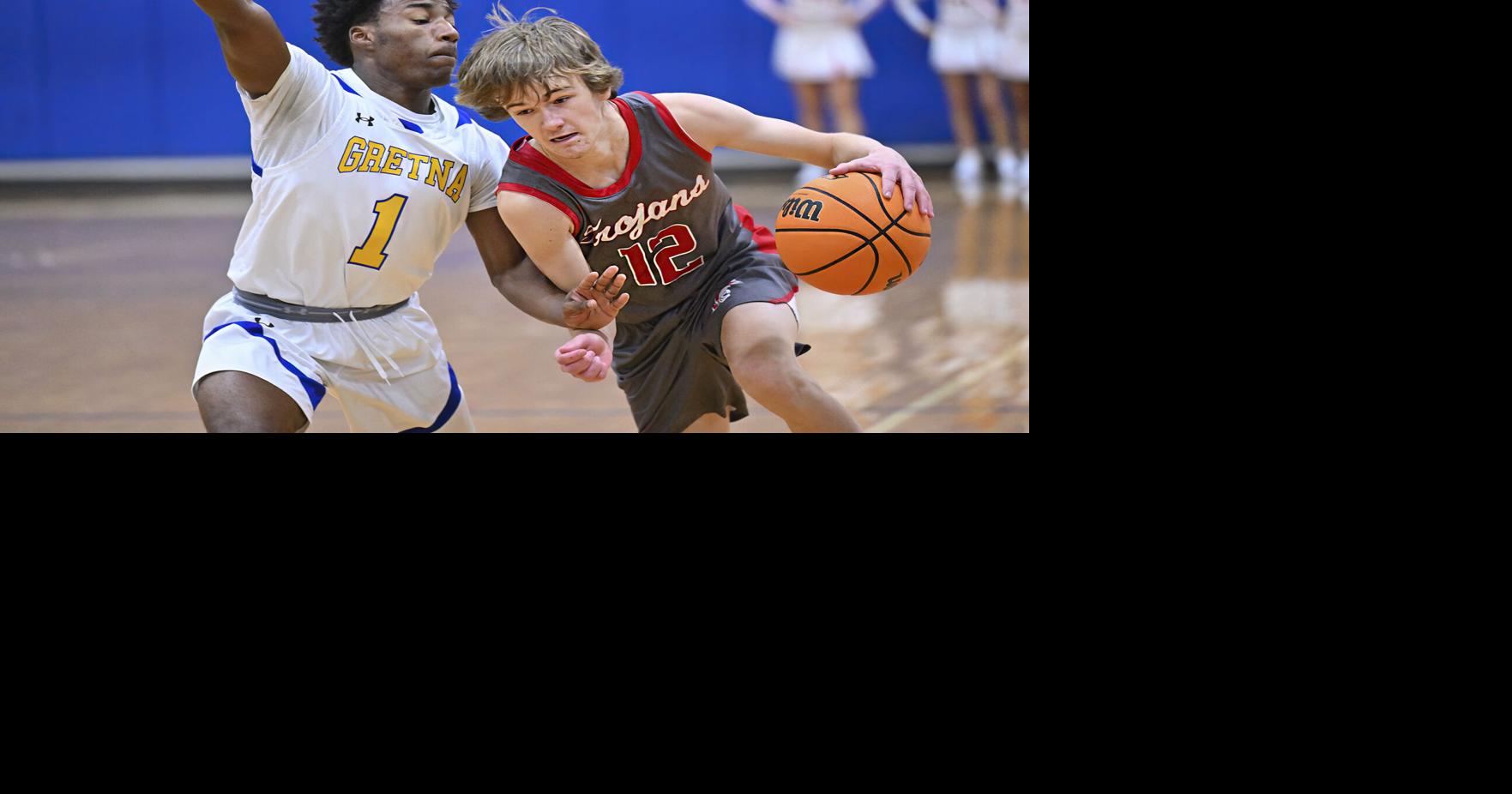 Hawks stay undefeated | Sports | chathamstartribune.com