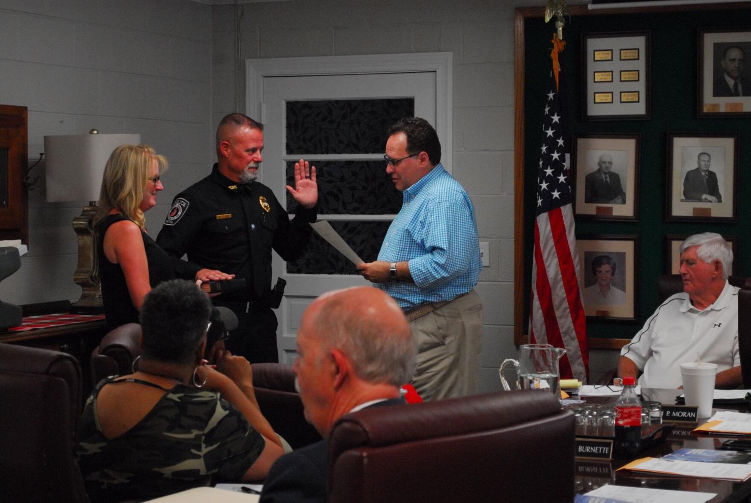 Town of Gretna swears in new police chief | News | chathamstartribune.com