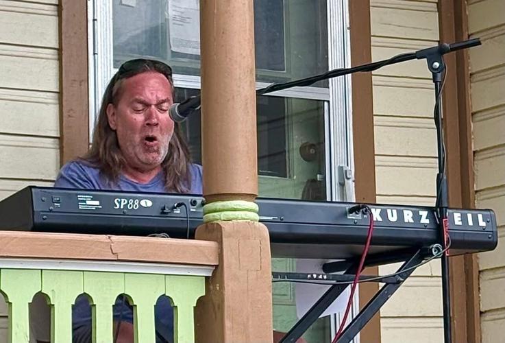 Rain doesn't stop rhythm of Old West Porchfest | News ...