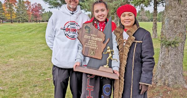 Former Chetek state runner cheers on daughter to D1 cross country ...
