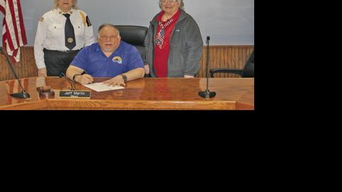 Mayor signs Poppy Proclamation for month of May | Community News ...