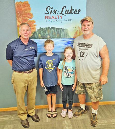 Two anglers cash in with $500 fish | Community News | chetekalert.com